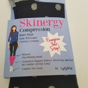 Skinergy by Legale | Accessories | Skinergy Compression Kneehigh Socks ...